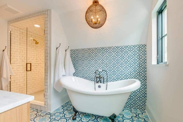 15 Stunning Shower Accent Wall Tile Ideas to Upgrade Your Bathroom ...
